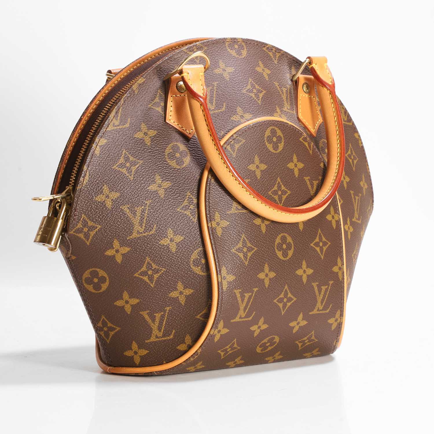 Lot 460 - A Louis Vuitton monogrammed canvas Ellipse